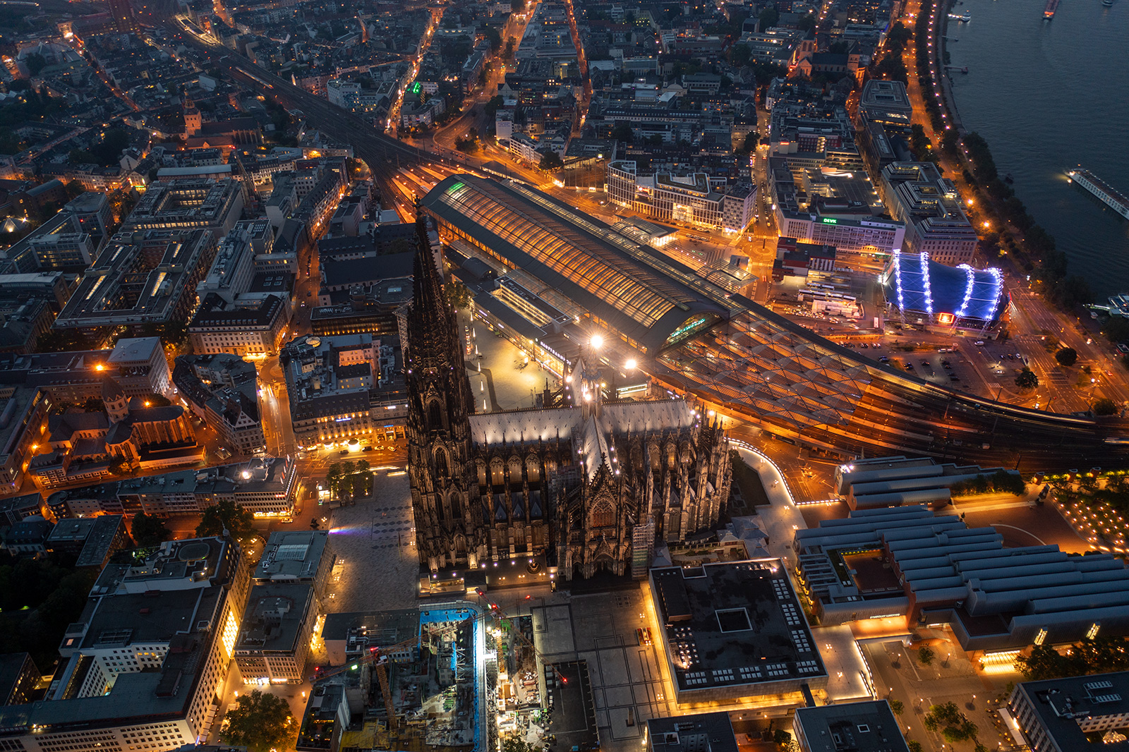kölner dom | nachts von oben – uhr